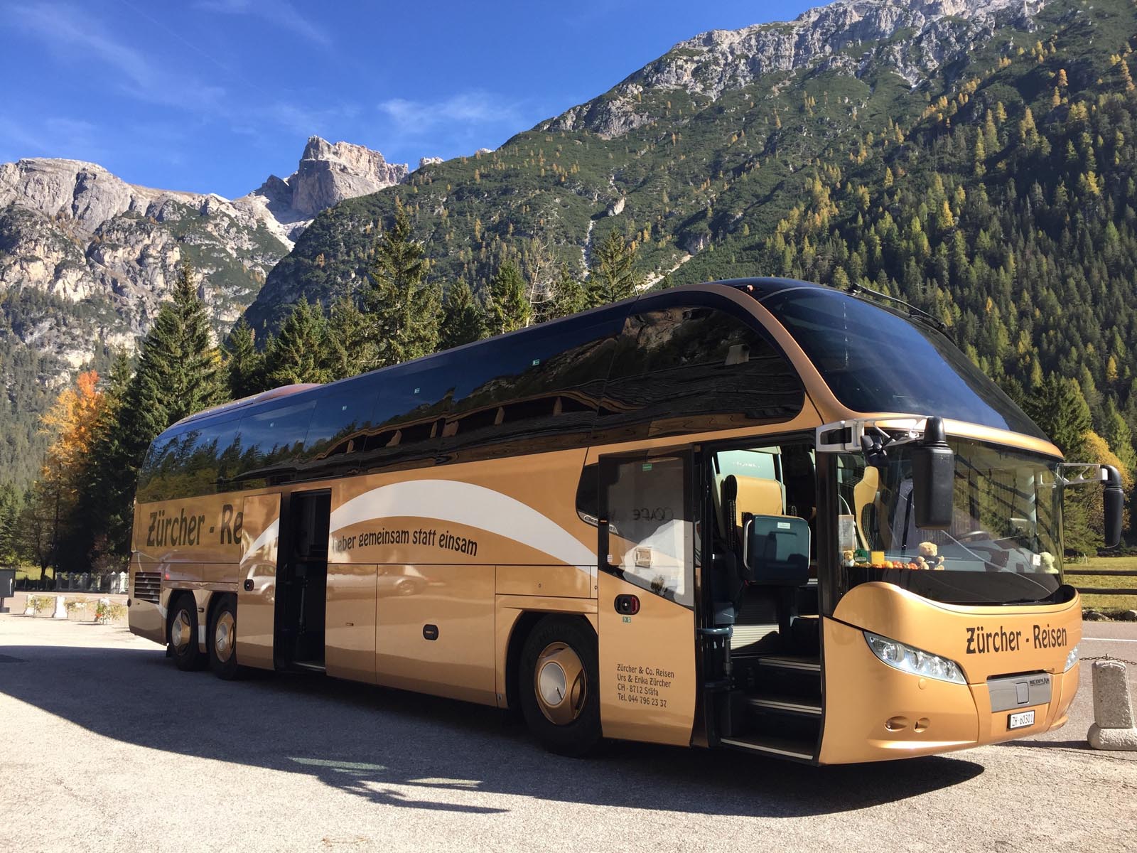 Reisebus mit persönlichem Gästeservice, Carfahrten, Busreisen, Bus ...